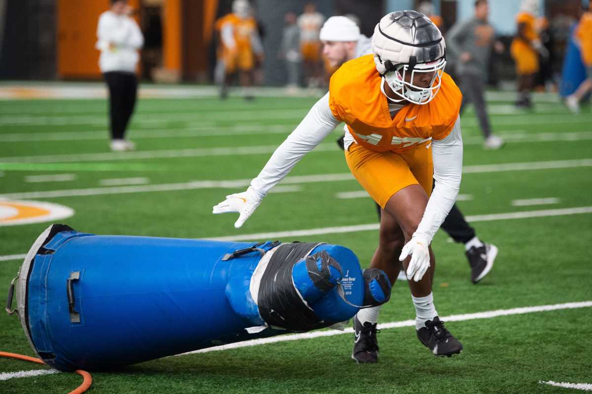 Arion Carter Getting His 1st Chance To Set Up With Tennessee Football ...