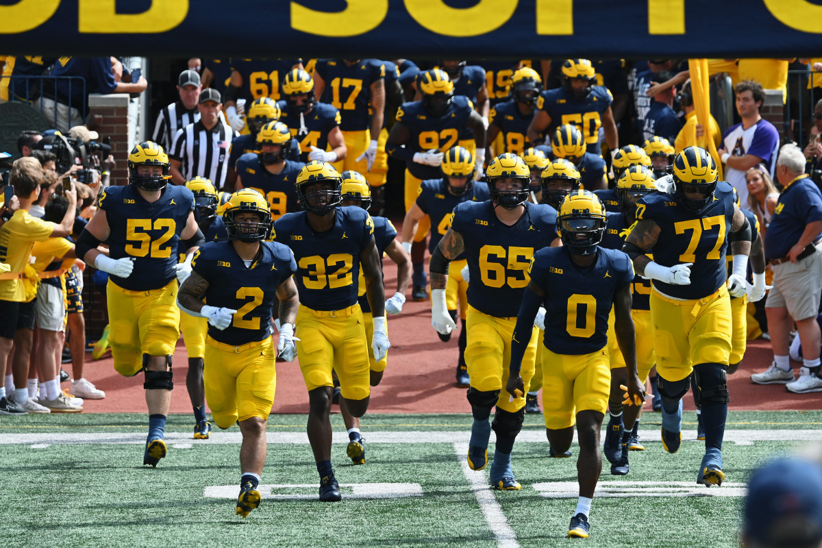Michigan Football Handles ECU, JJ McCarthy Very Sharp In Season Opener ...