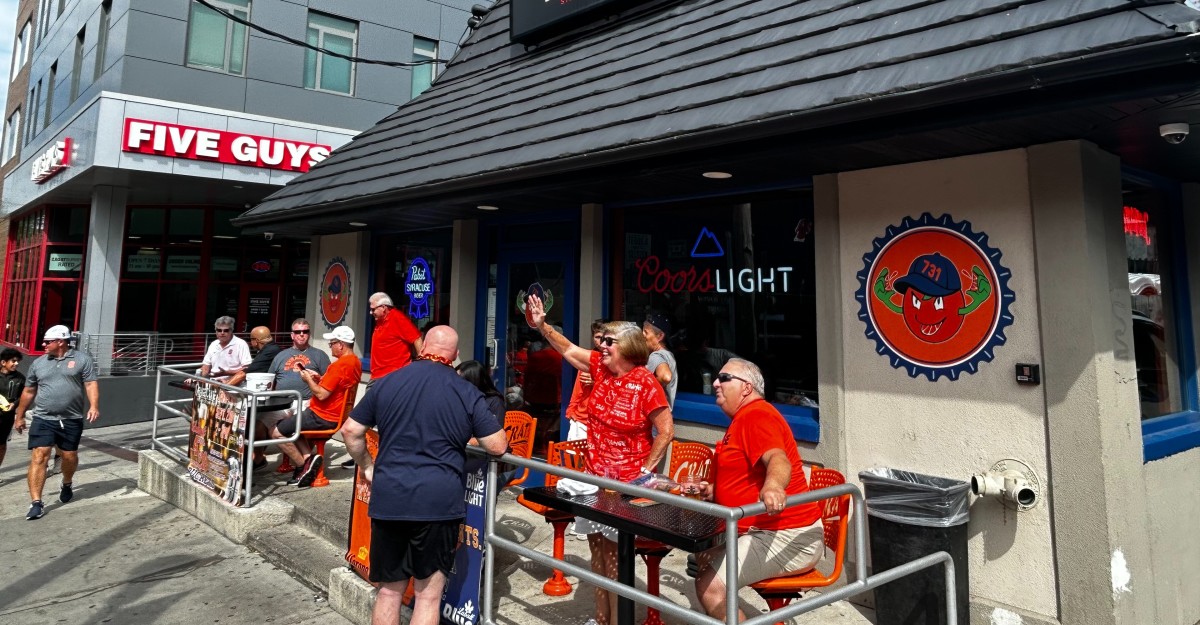 Labatt Strikes Partnership with Syracuse Athletics - Sports Illustrated ...