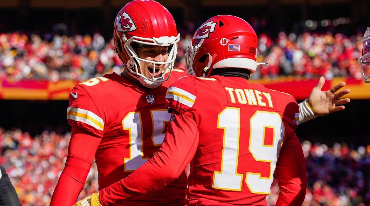 Patrick Mahomes Defends Beleaguered Chiefs WR Kadarius Toney Despite ...