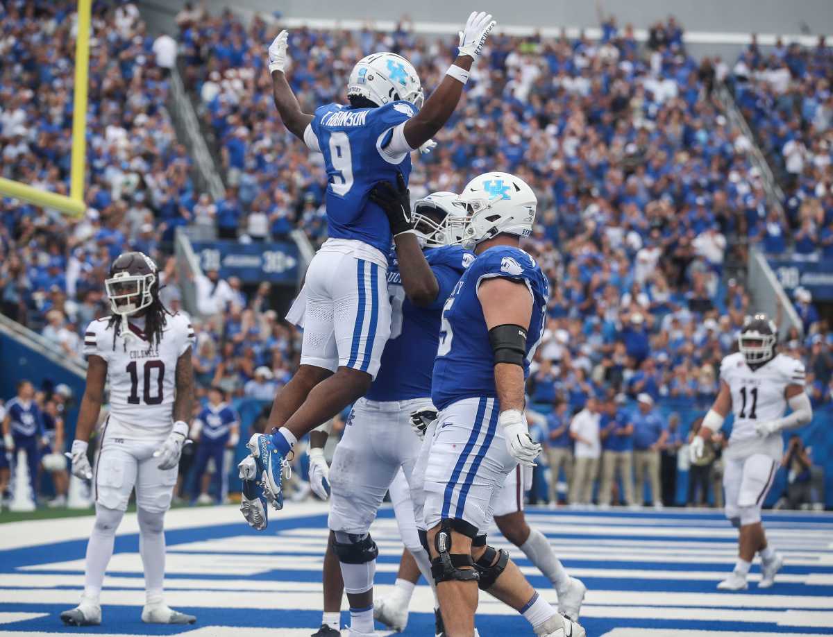 Kentucky opens as a heavy favorite over the Vanderbilt Commodores ...