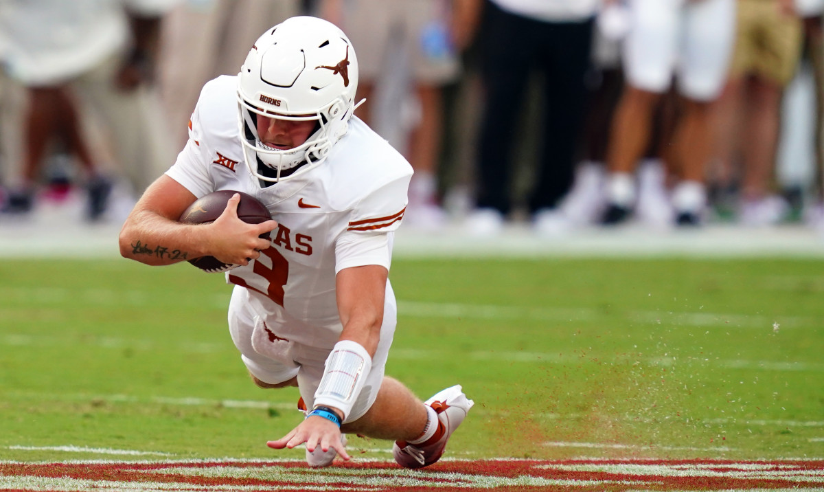 WATCH: Texas Longhorns Convert Wacky 4th Down vs. Alabama Crimson Tide ...