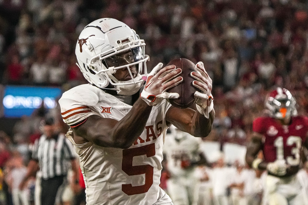 Texas Longhorns Newcomer AD Mitchell Steals Show In Win Over Alabama ...