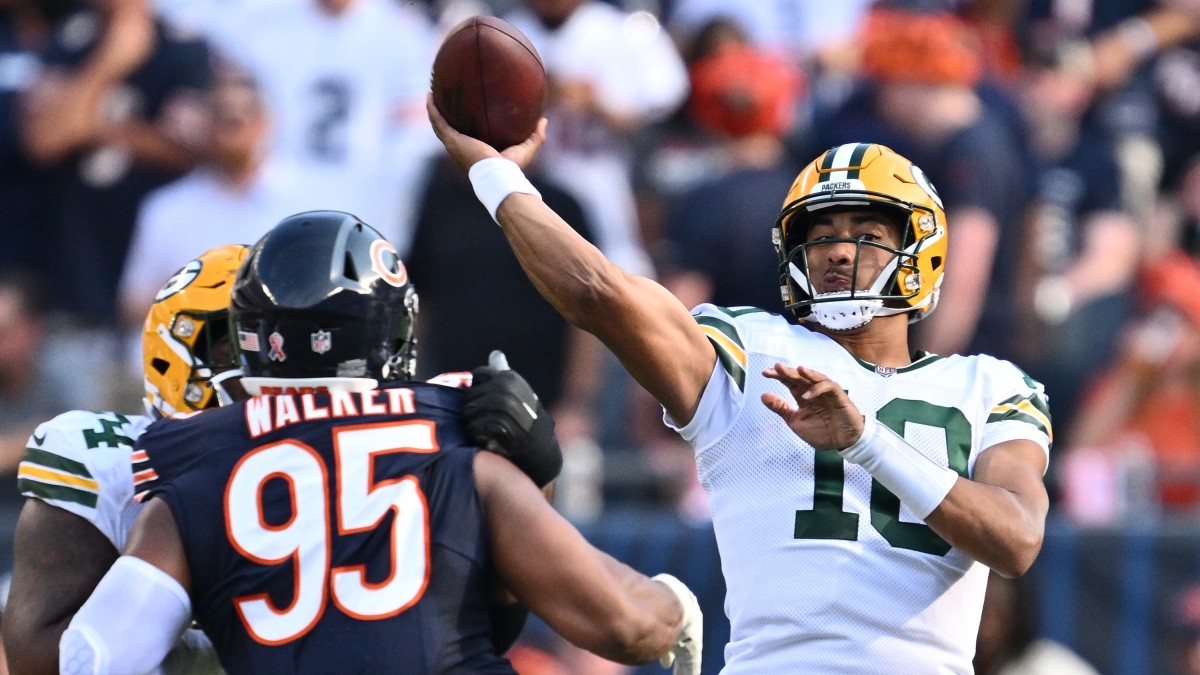How Did Jordan Love’s Week 1 Debut vs. Bears Compare to Aaron Rodgers ...