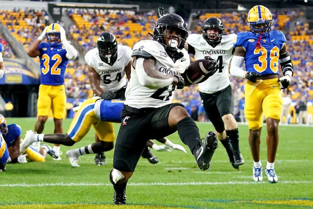 Cincinnati Football Players Corey Kiner, Braden Smith Earn National ...
