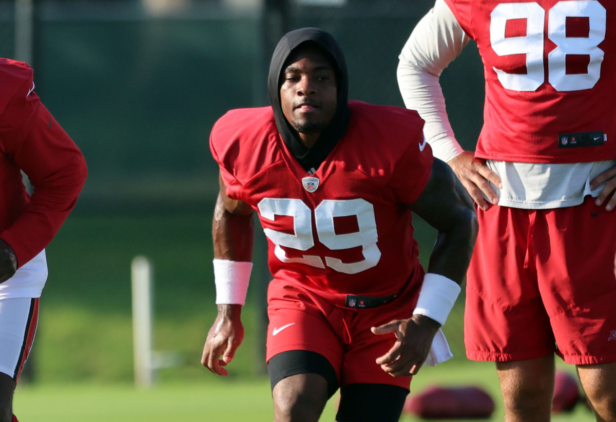 Buccaneers Defensive Back Self Proclaims Defensive Rookie Of The Year ...