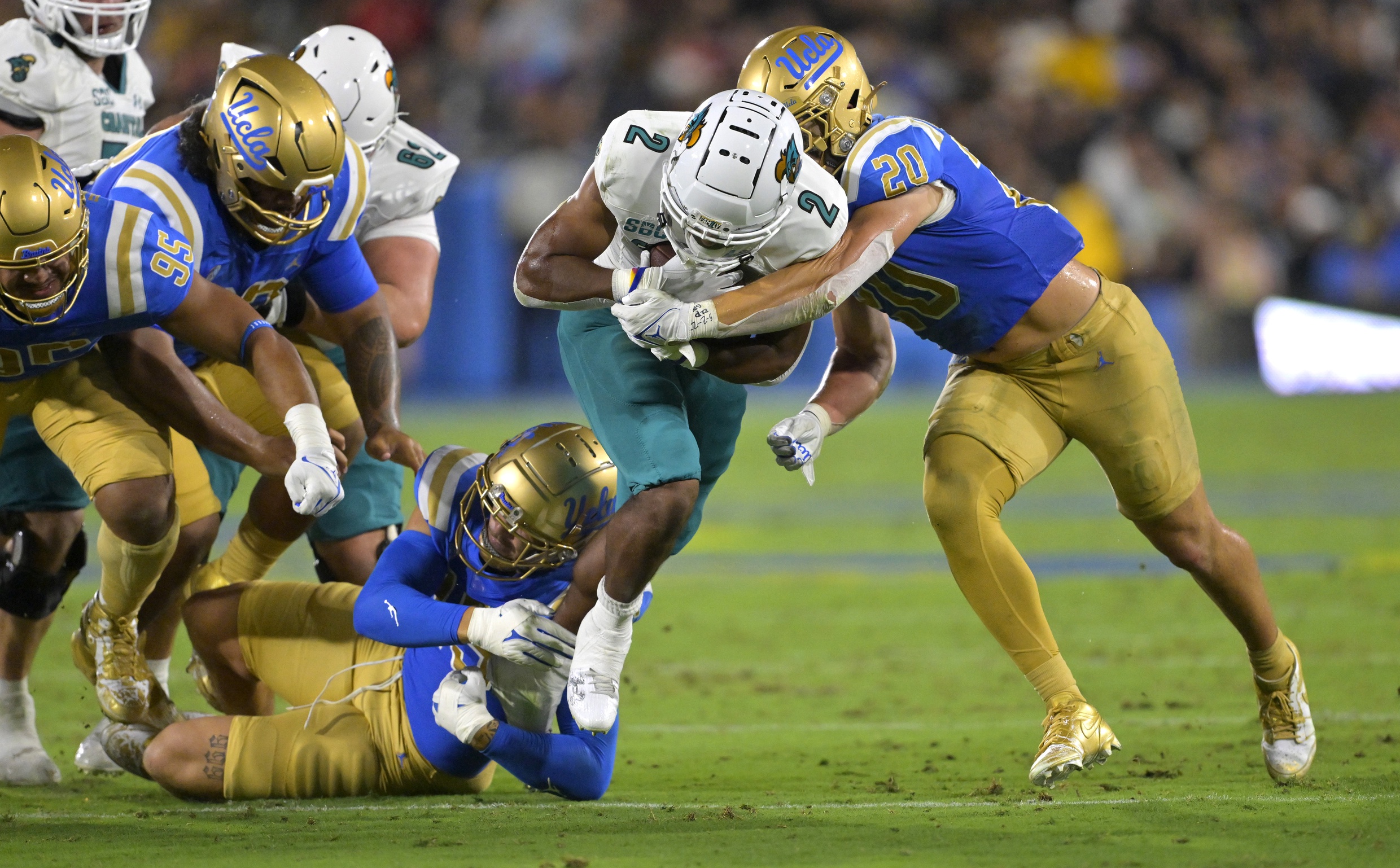UCLA Football: Linebacker Preparing For Multiple Utah Quarterbacks Amid ...