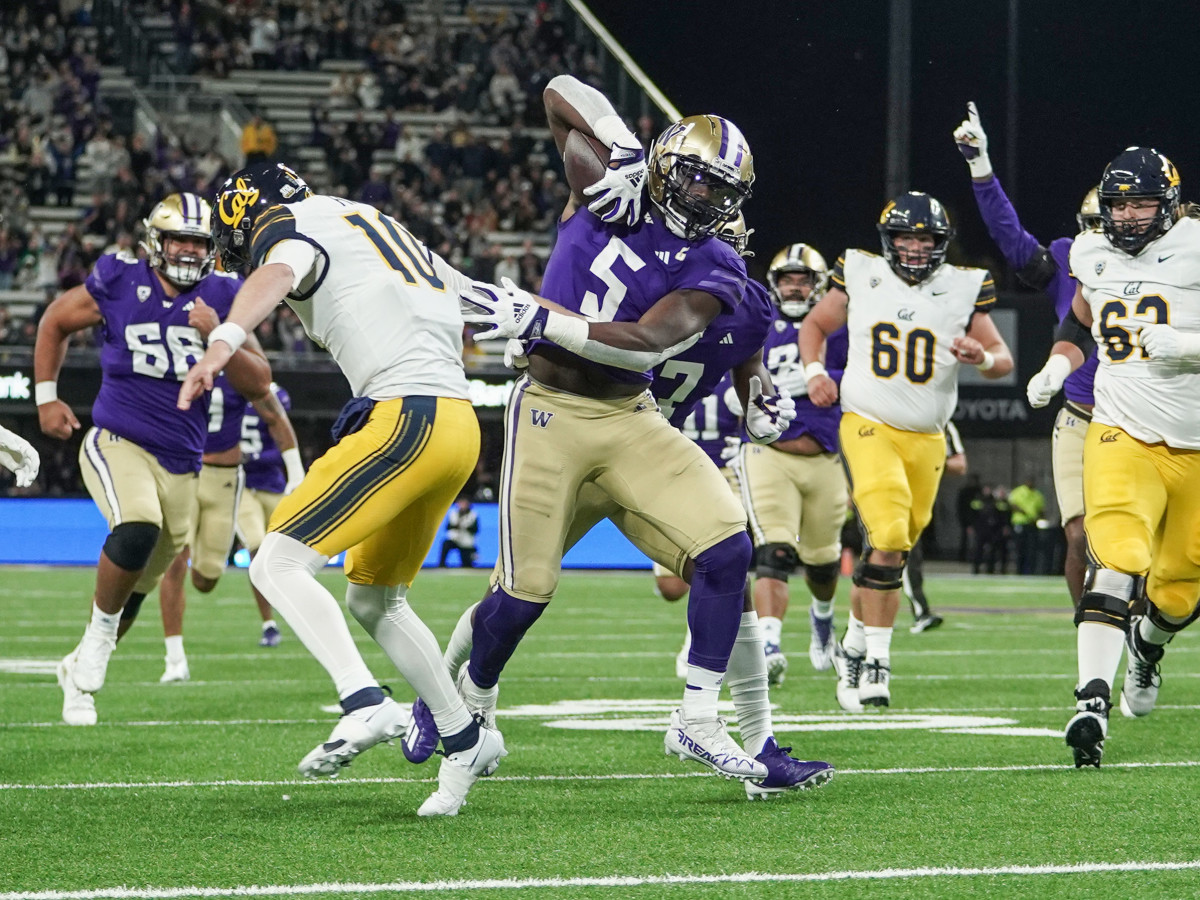 Ulofoshio Exorcises His Playmaking Demons with TD Runback - Sports ...