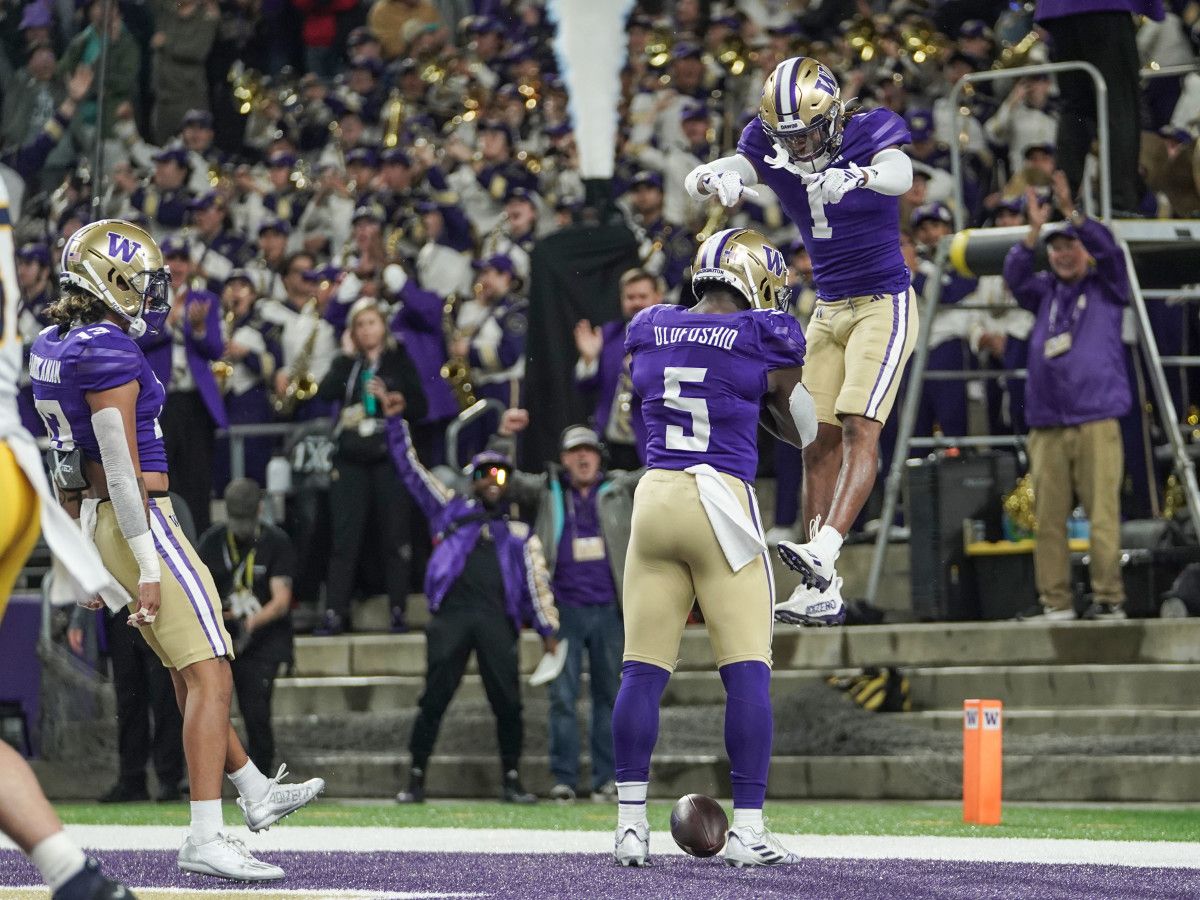 Ulofoshio Exorcises His Playmaking Demons with TD Runback - Sports ...