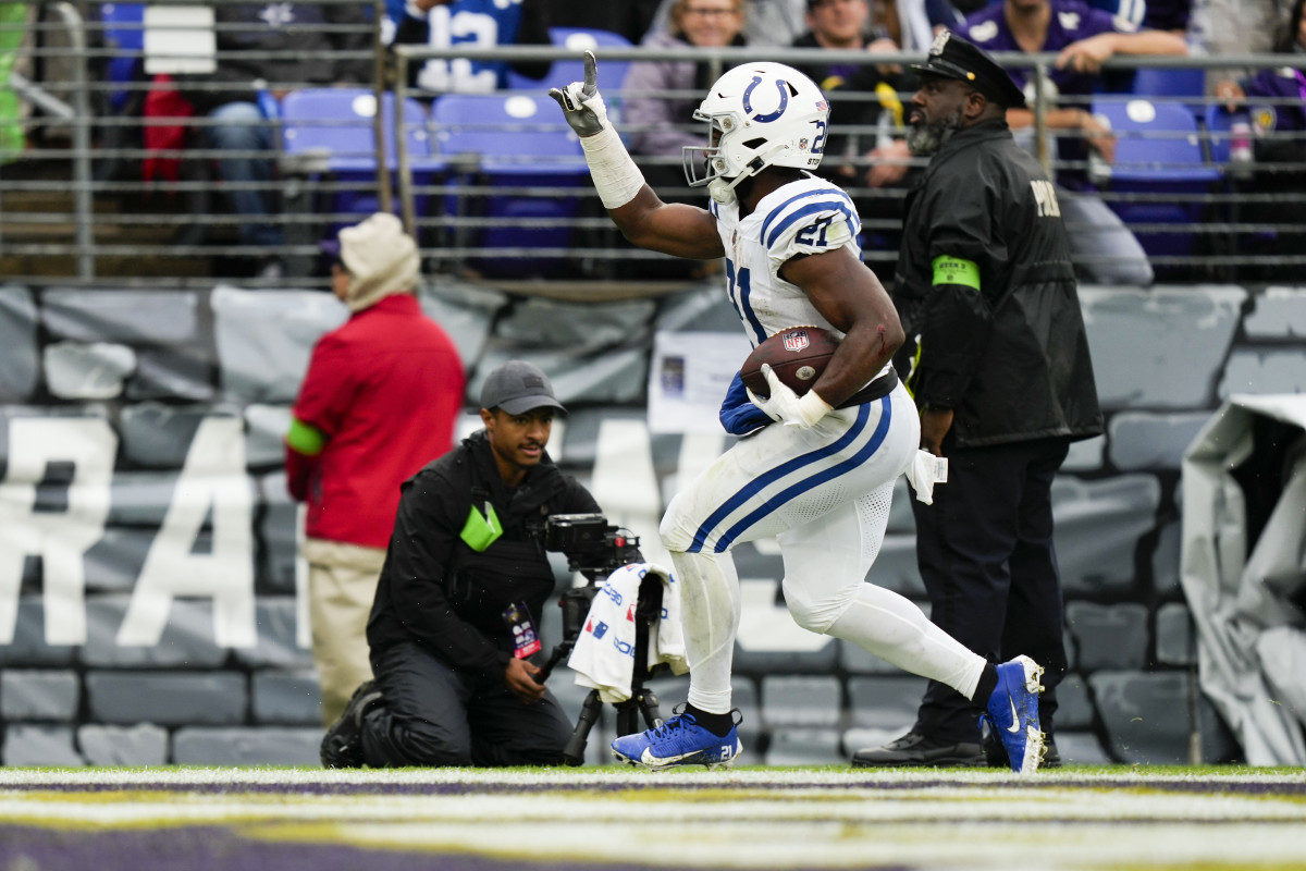 Zack Moss Has Become a RB the Indianapolis Colts Can Lean On - Sports ...