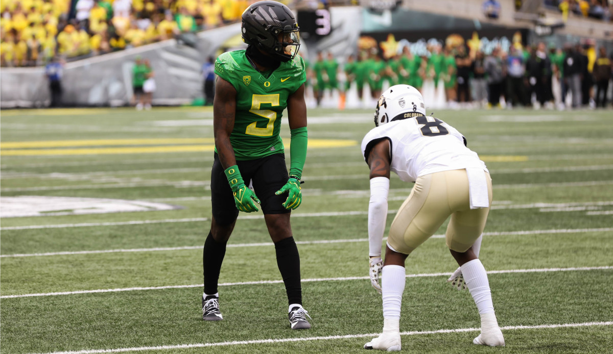 Oregon Football Wide Receiver Traeshon Holden Returning to Eugene for ...