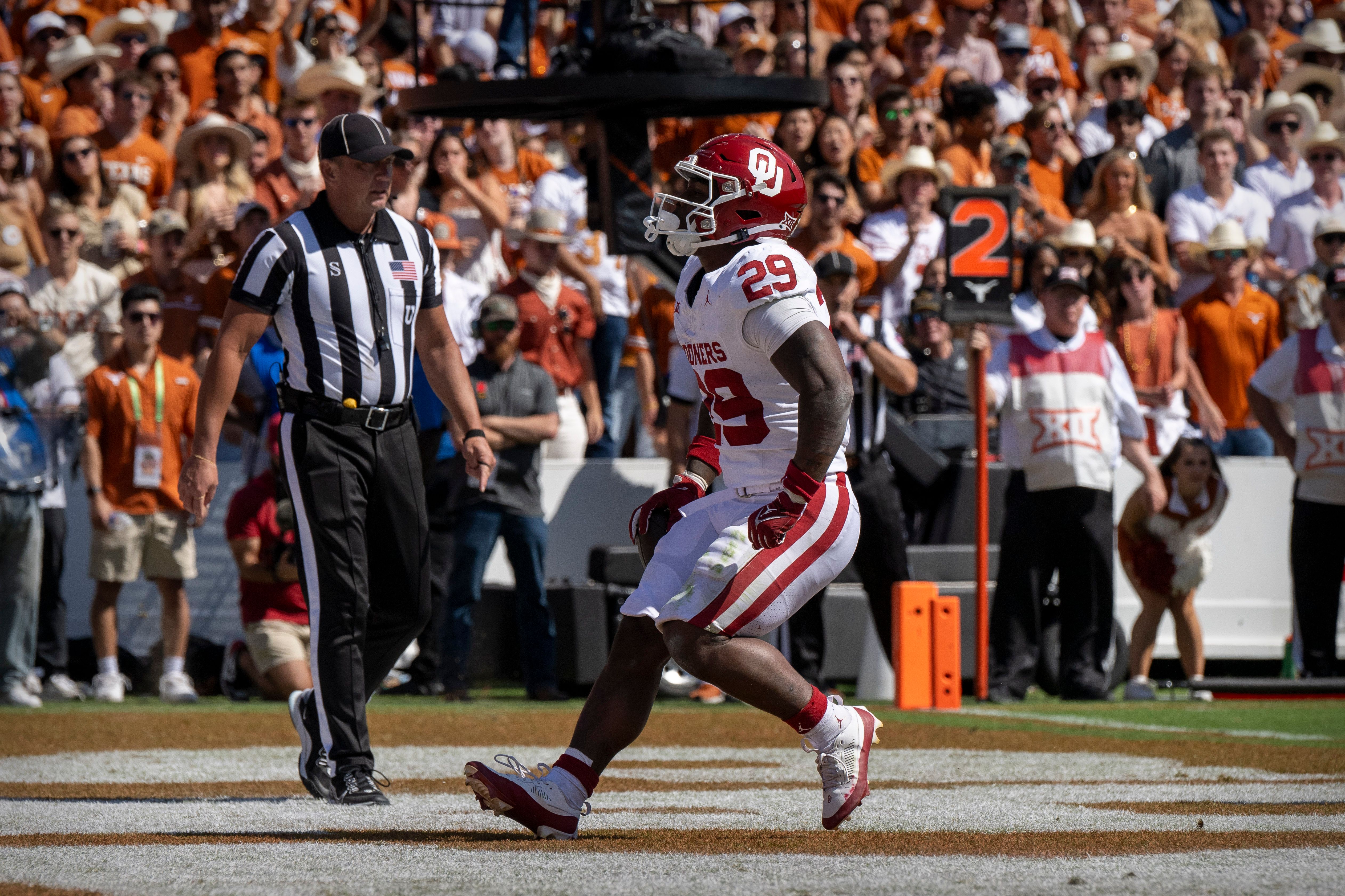 WATCH: Tawee Walker Plows in to Give Oklahoma a 10-Point Lead - Sports ...