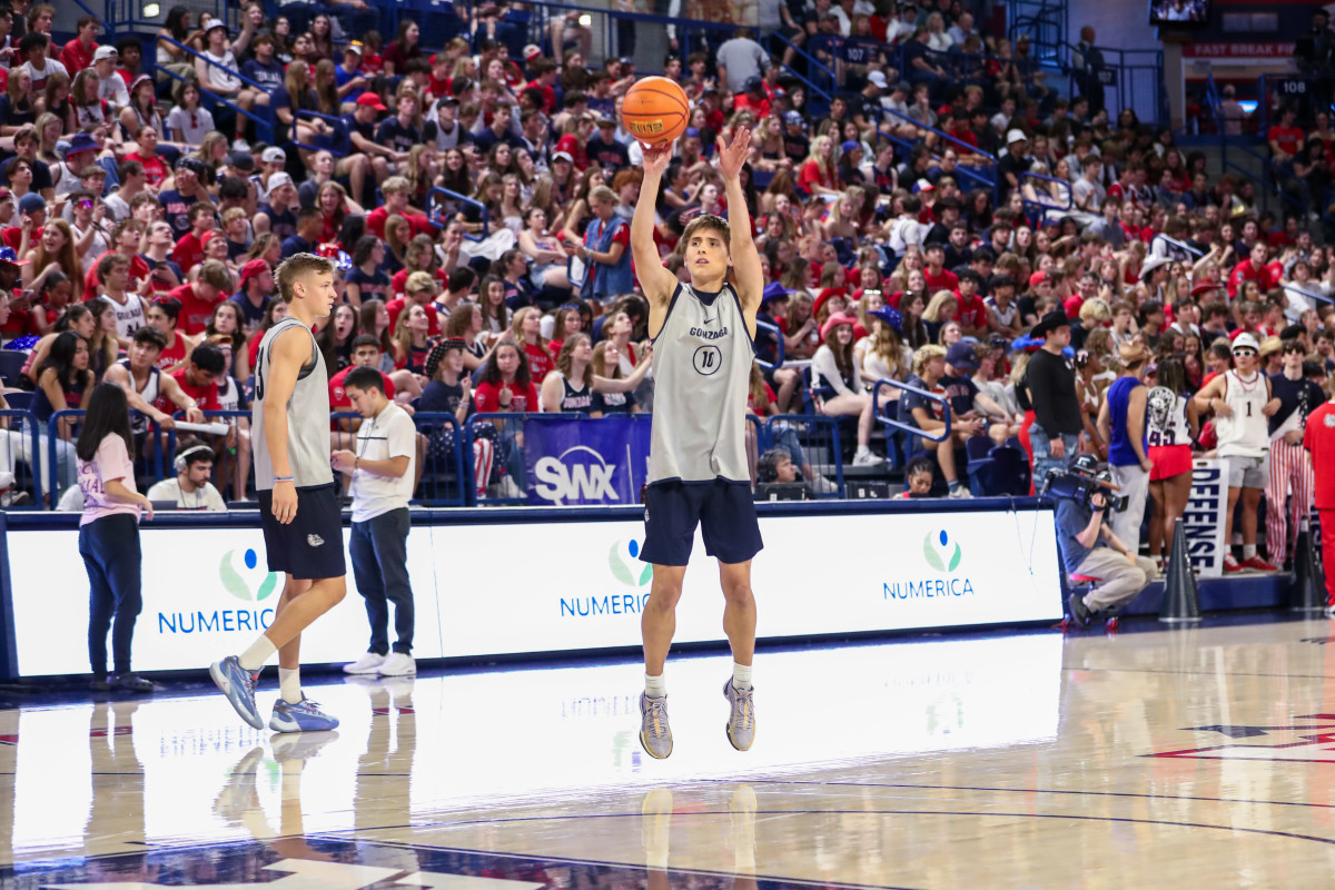 Photos: Gonzaga basketball fans get first look at revamped team during Kraziness in the Kennel ...
