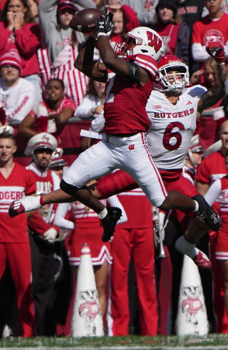 Hallman's Interception Highlights Wisconsin Badgers Victory Over ...