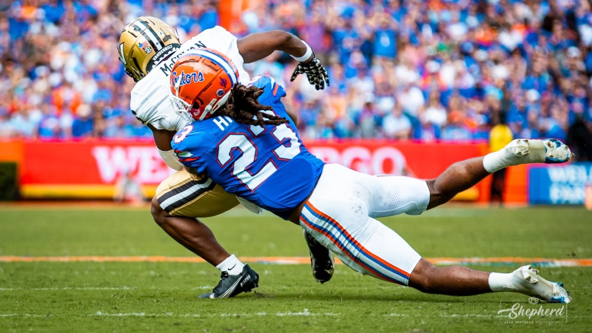 Florida Gators Name Captains for Week 7 Bout With South Carolina ...