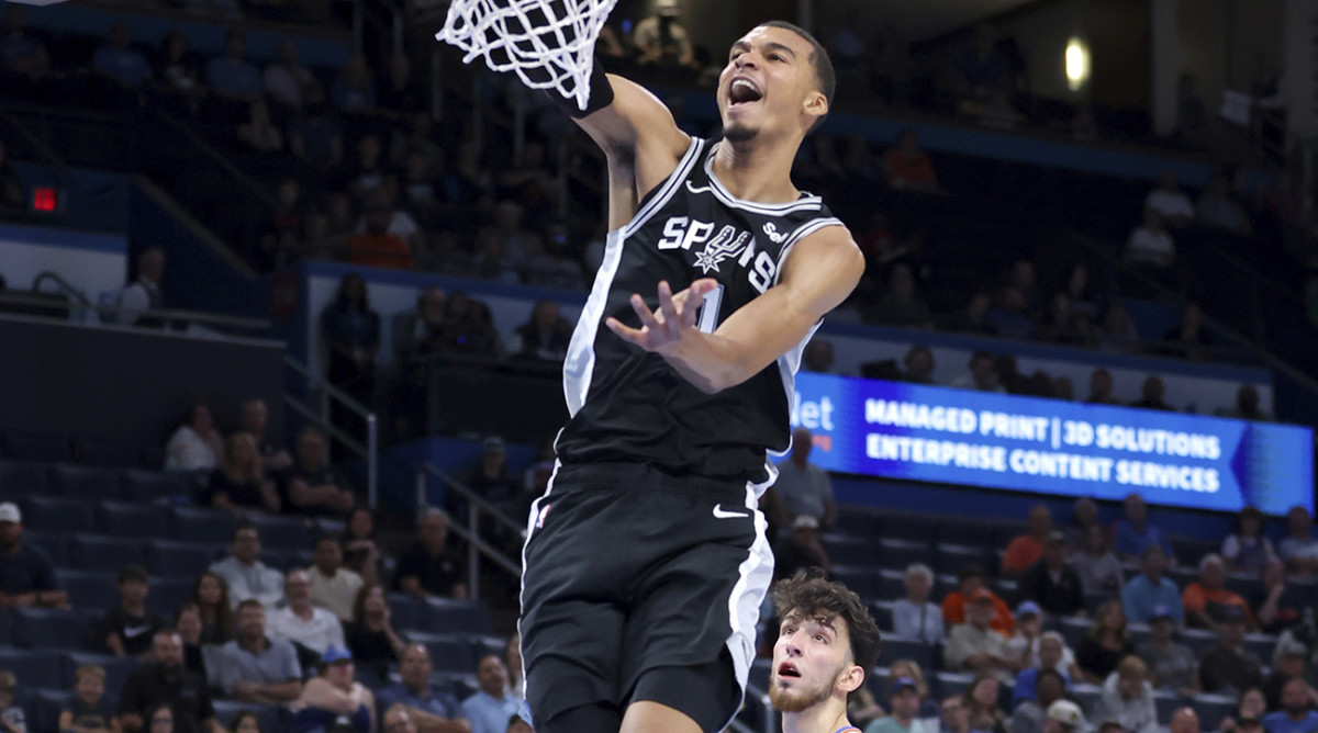 Thunder’s Chet Holmgren Reacts to ‘Unstoppable Move’ by Spurs’ Victor ...