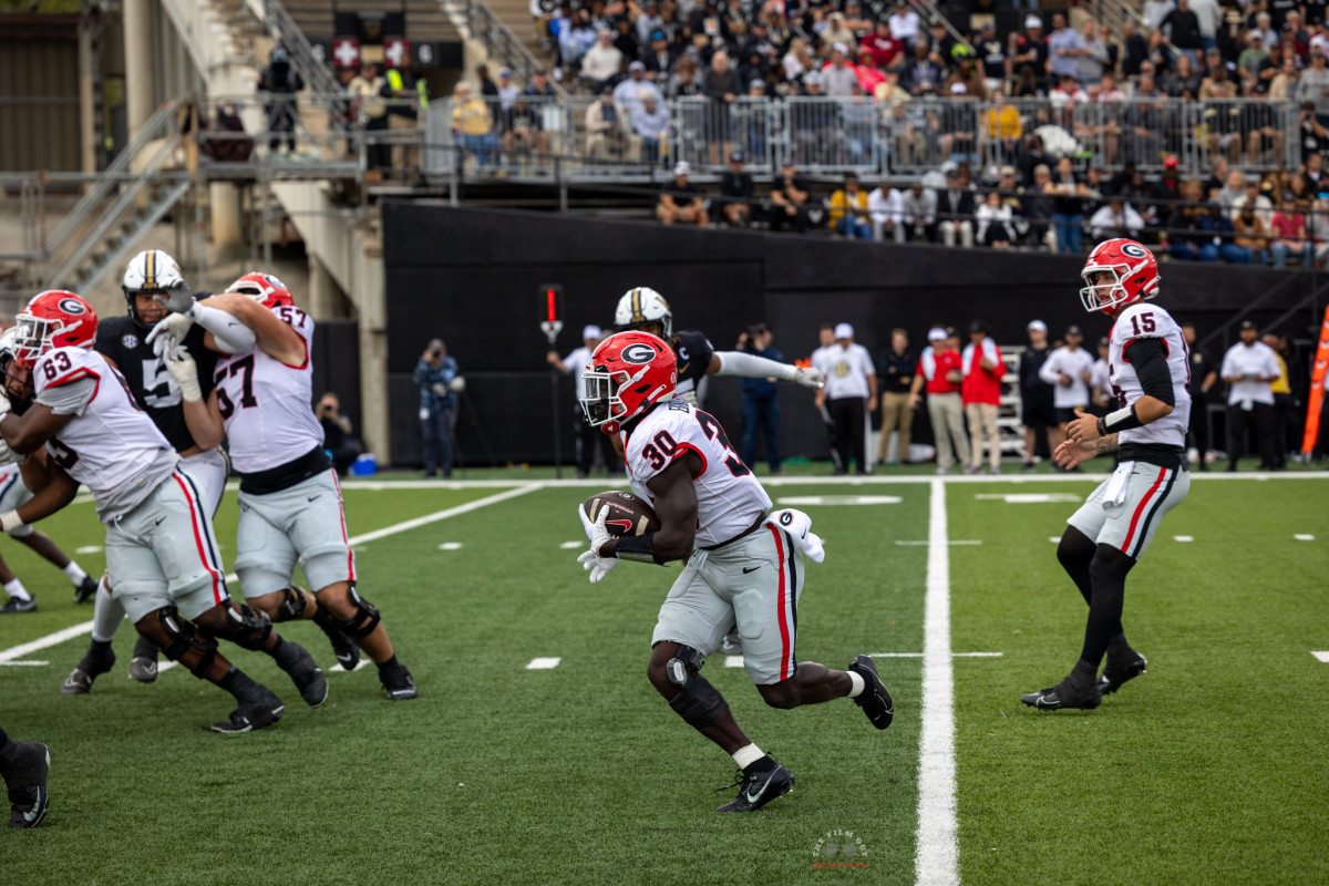 Georgia Football Photos - Dawgs Handle Business vs Vanderbilt - Sports ...