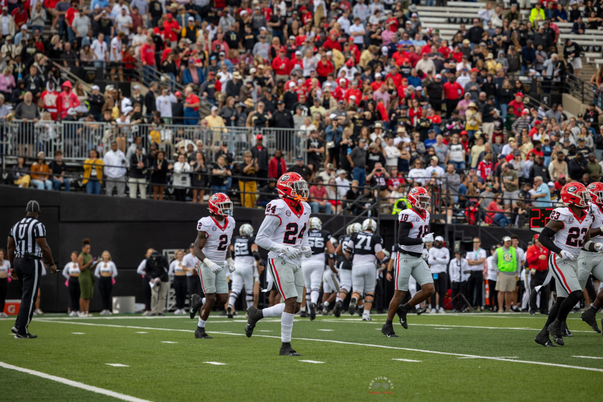 Georgia Football Photos - Dawgs Handle Business vs Vanderbilt - Sports ...