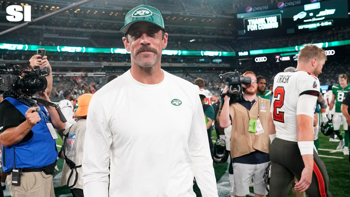 Aaron Rodgers Seen Throwing Football Weeks After Achilles Injury ...