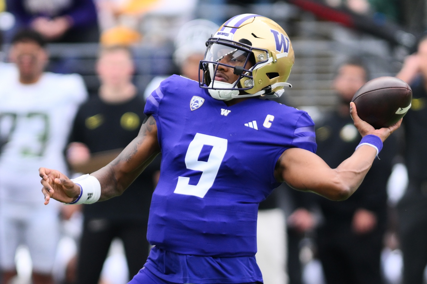 Pac-12 Bowl Projections: Washington in Line for CFP Berth - Sports ...