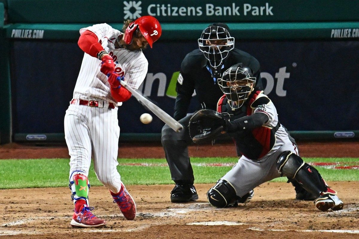Bryce Harper Went Viral For His Sick Celebration Following Home Run in ...