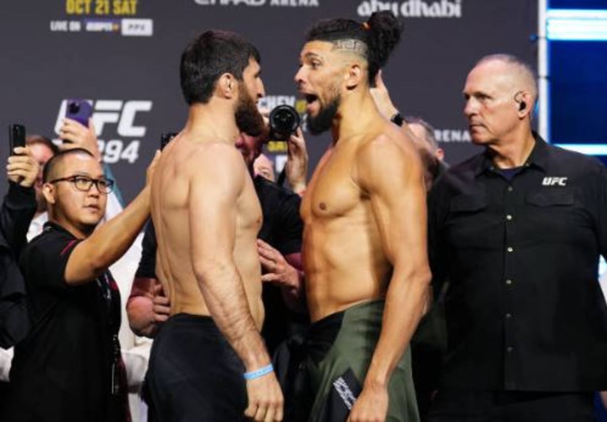 Islam Makhachev Finishes Alexander Volkanovski at UFC 294 - Sports ...