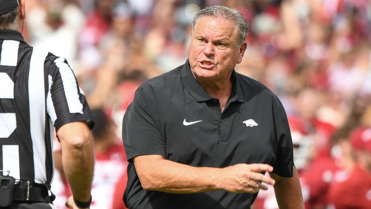 Hogs' coach Sam Pittman had no idea 'Polar Express' playing at halftime ...