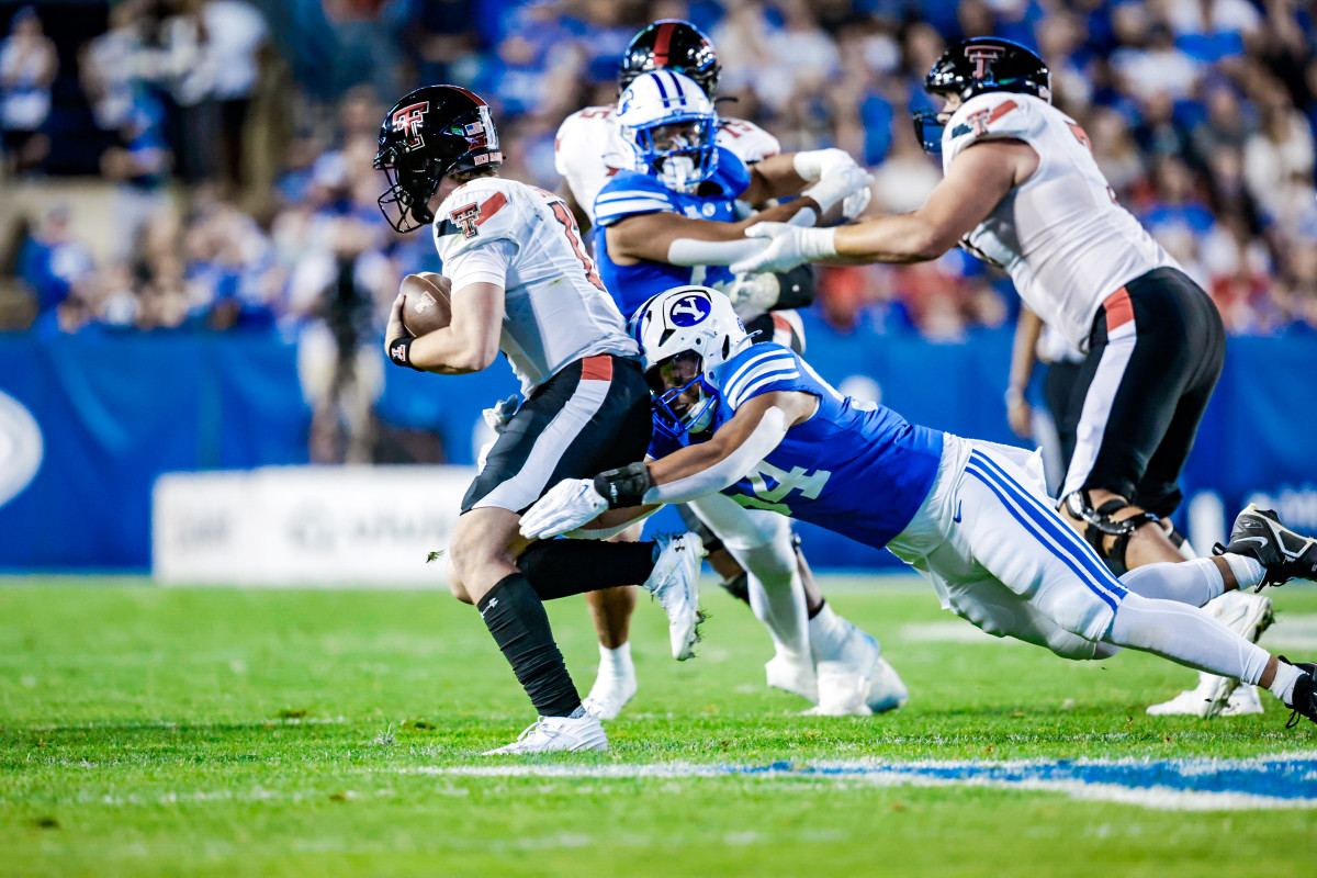 True Freshman Siale Esera is Carving Out a Role in BYU's Defense - BYU ...