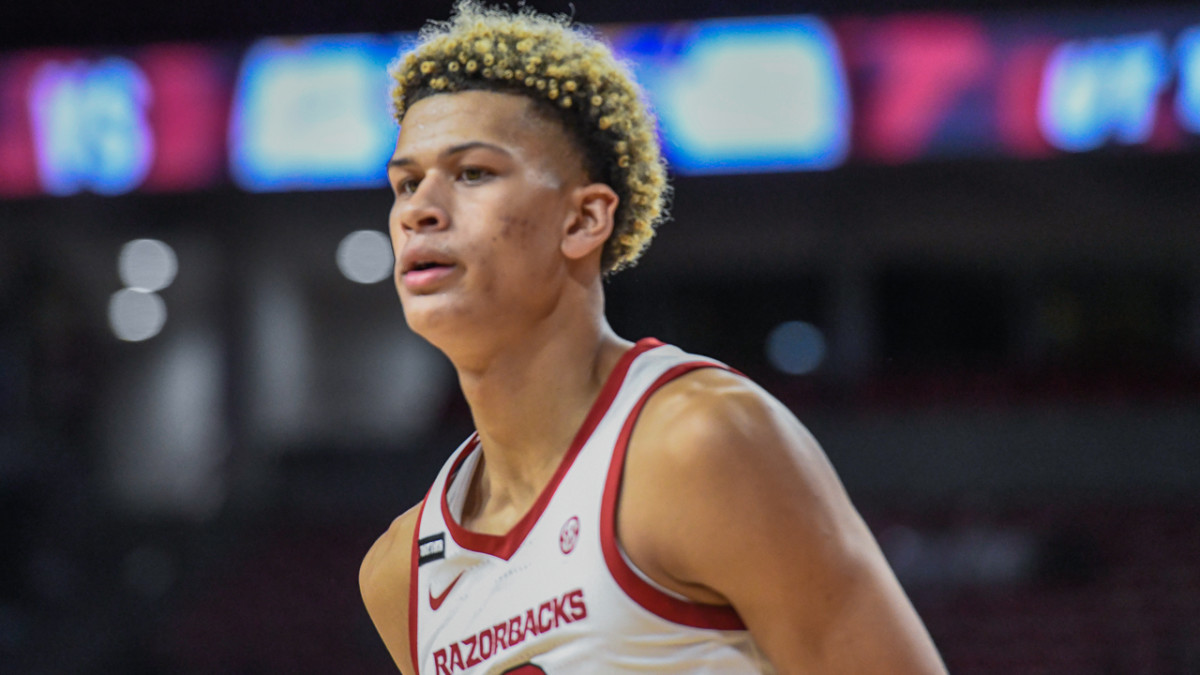 Razorbacks' fans can vote on Trevon Brazile for award after getting on ...