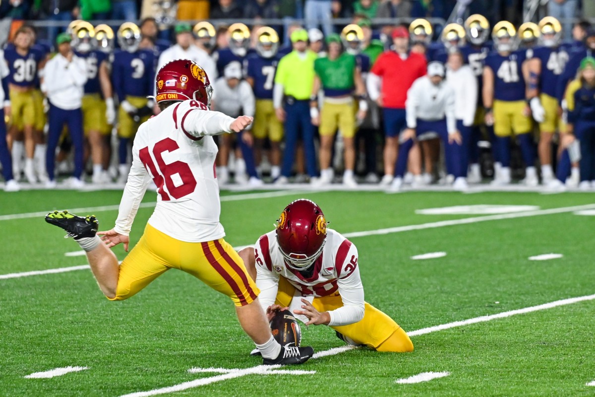USC and Cal Return From Locker Room After Trojans Awarded Weirdest ...