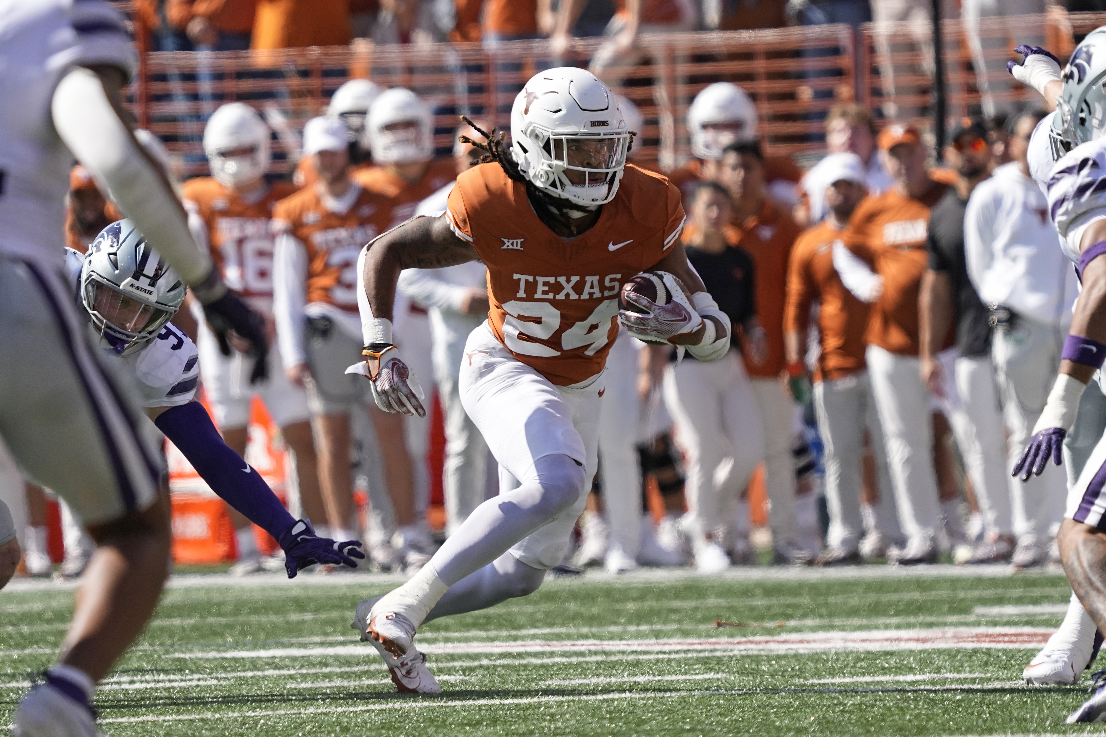 WATCH: Texas Longhorns RB Jonathon Brooks Punches in TD After Strip ...