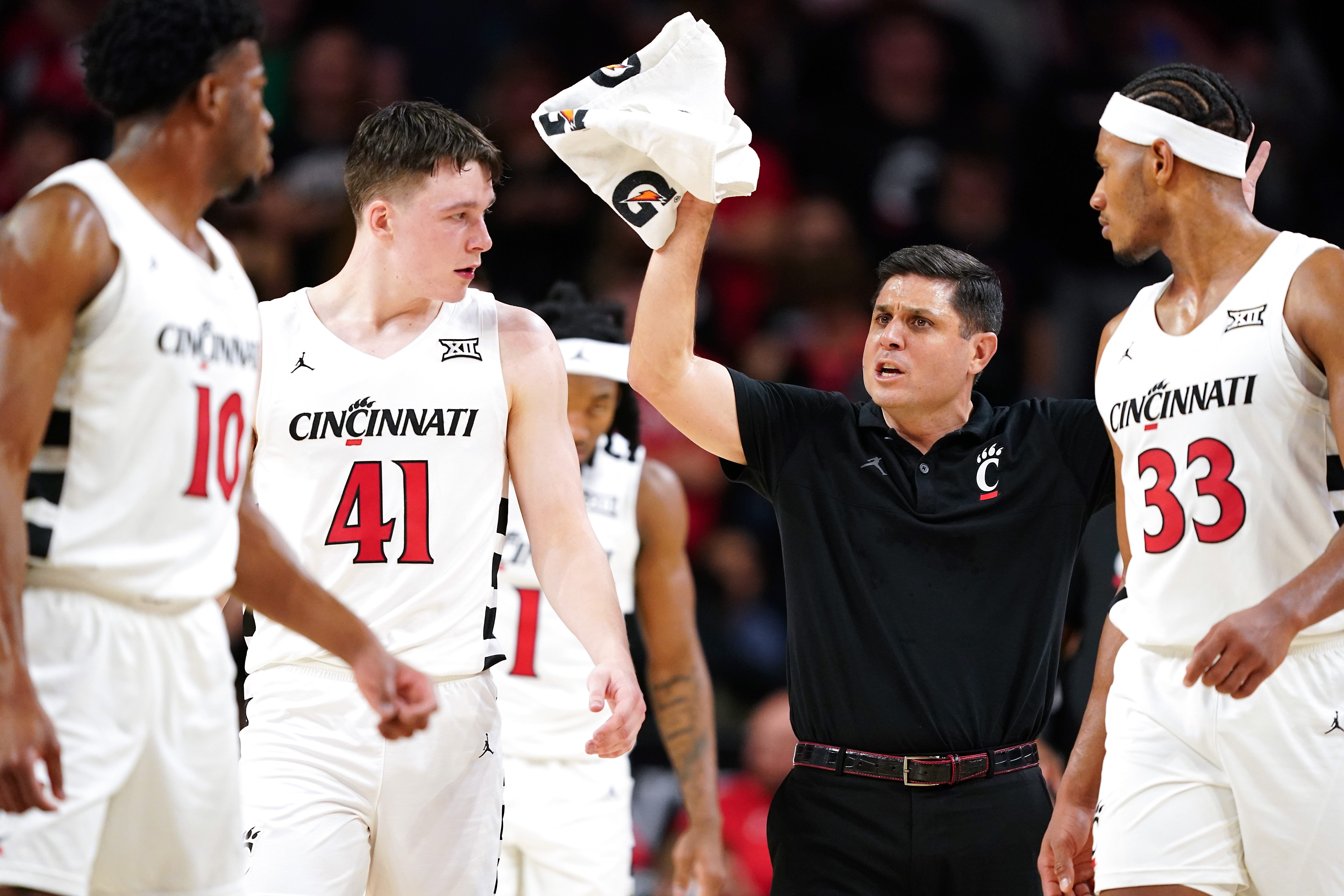 Cincinnati Bearcats Basketball Coach Wes Miller Passionate in Defense ...