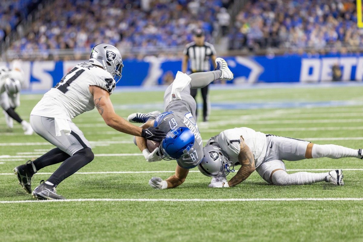 Linebacker Robert Spillane playing through broken hand - Sports ...