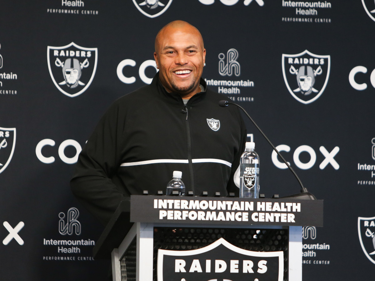 Mark Davis makes Antonio Pierce Las Vegas Raiders' full-time coach ...