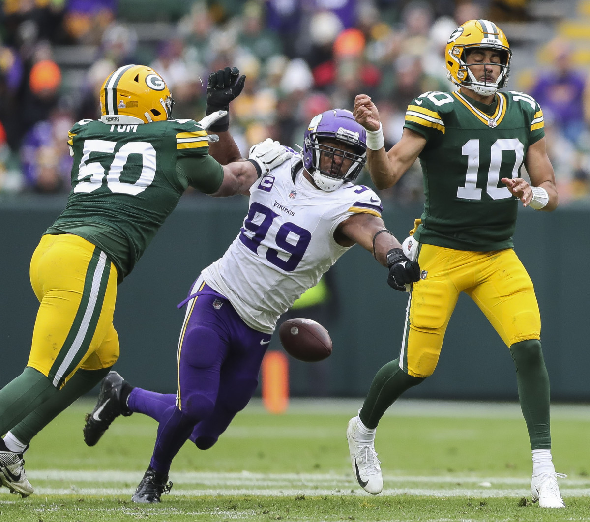 What is PFF seeing to snub Danielle Hunter and his elite numbers ...
