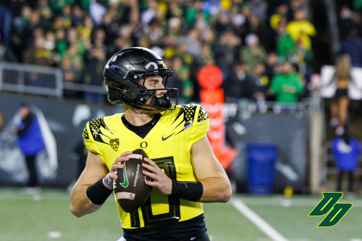 Oregon Football: Oregon Ducks Quarterback Bo Nix is the New Betting Favorite to Win the Heisman ...