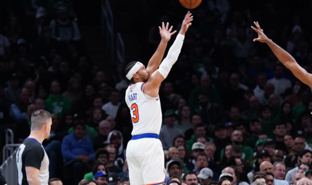 New York Knicks' Josh Hart Avoids Travel, Sinks Off-the-Back 3 vs. Jrue Holiday (Video) - Sports ...
