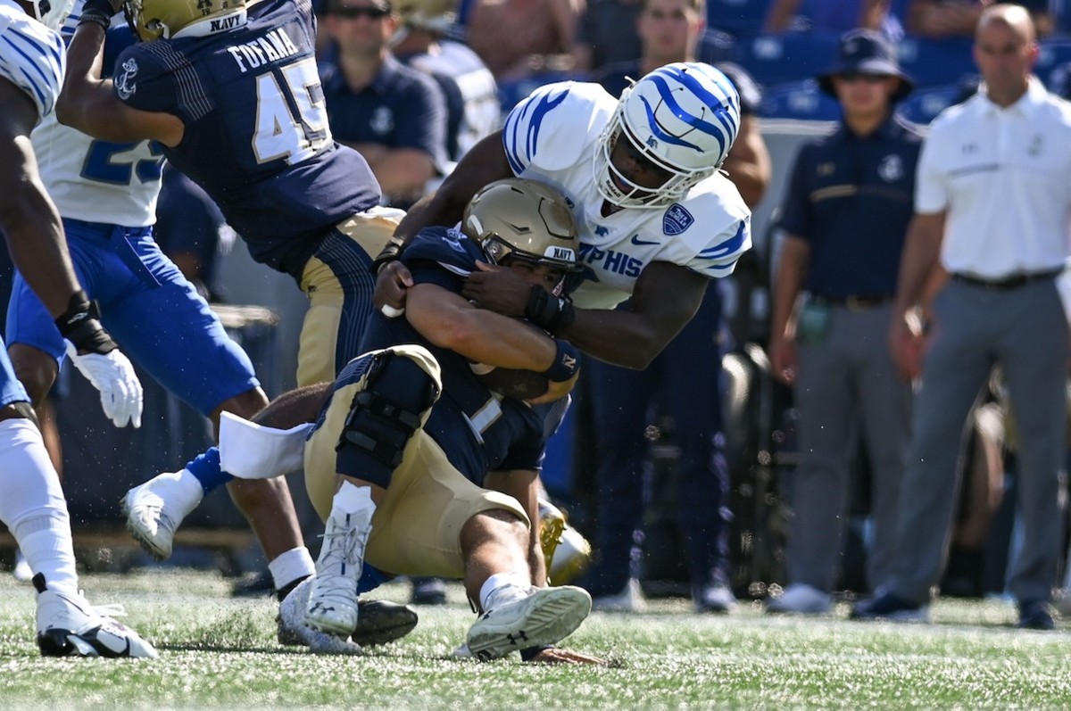 Pittsburgh Steelers Sign Former Memphis LB - Sports Illustrated ...