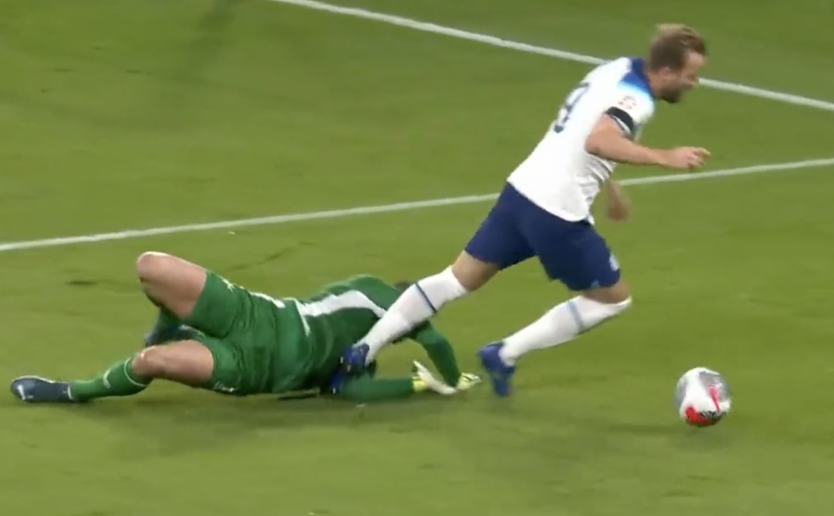 Harry Kane shown yellow card for diving against Malta - Futbol on FanNation