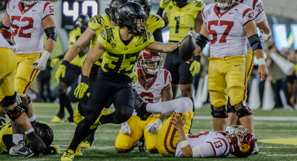 Oregon Football Safety Evan Williams Accepts Invite to Reese's Senior ...