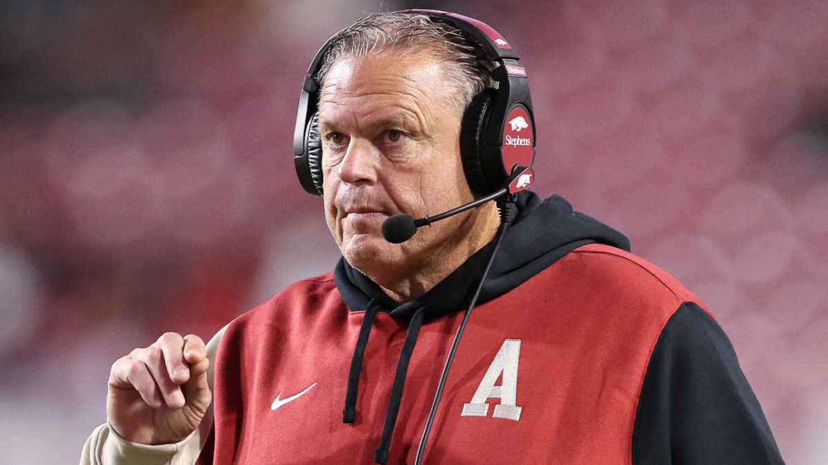 Razorbacks to miss bowl season once again according to oddsmakers ...