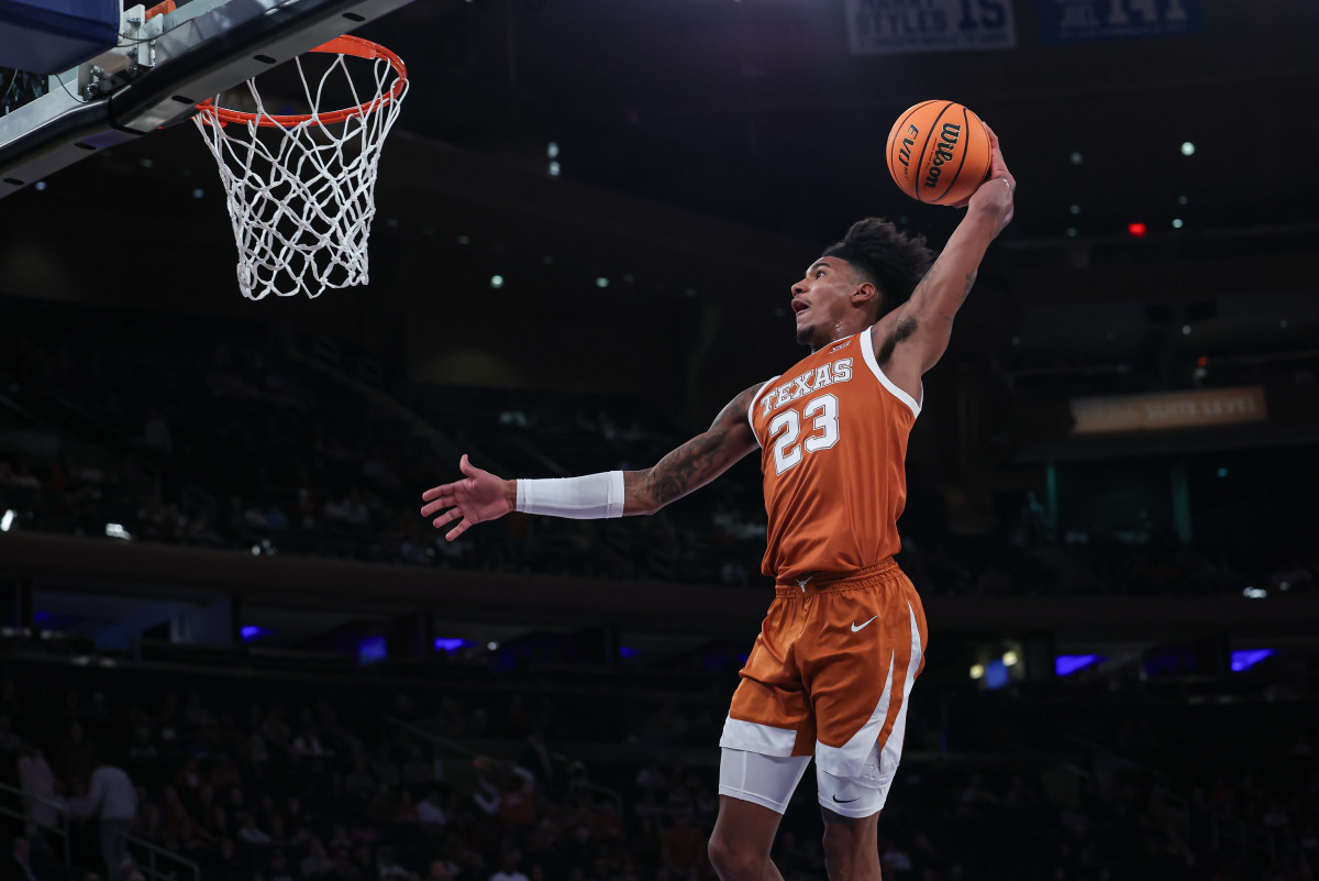 Texas Longhorns Rise in AP Top 25 Poll Ahead of Tilt vs. UConn Huskies ...