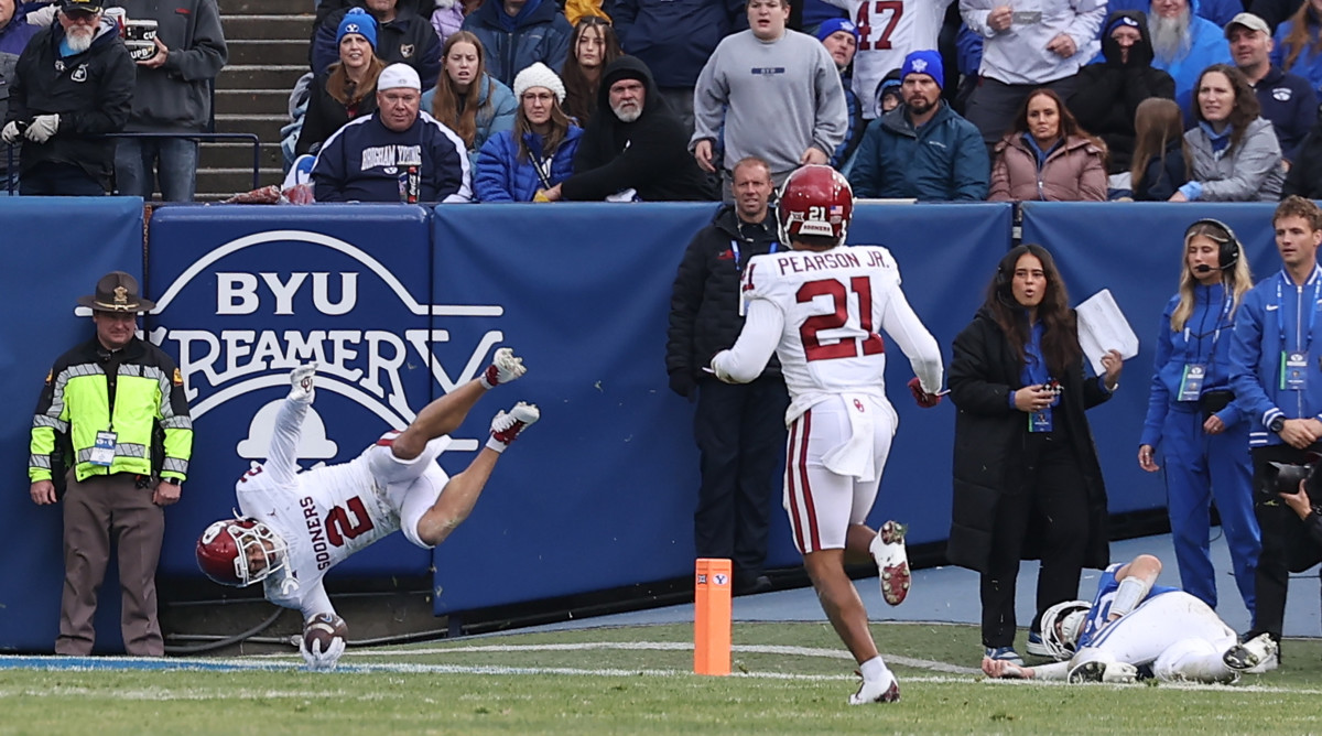 Oklahoma DB Lands National Award - Sports Illustrated Oklahoma Sooners ...