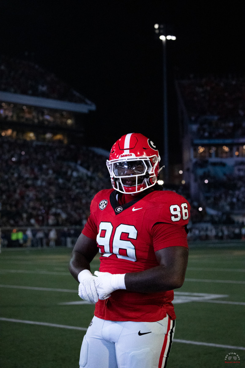 Georgia vs Georgia Tech Photos From the Matchup, Bulldogs Rush to Win ...