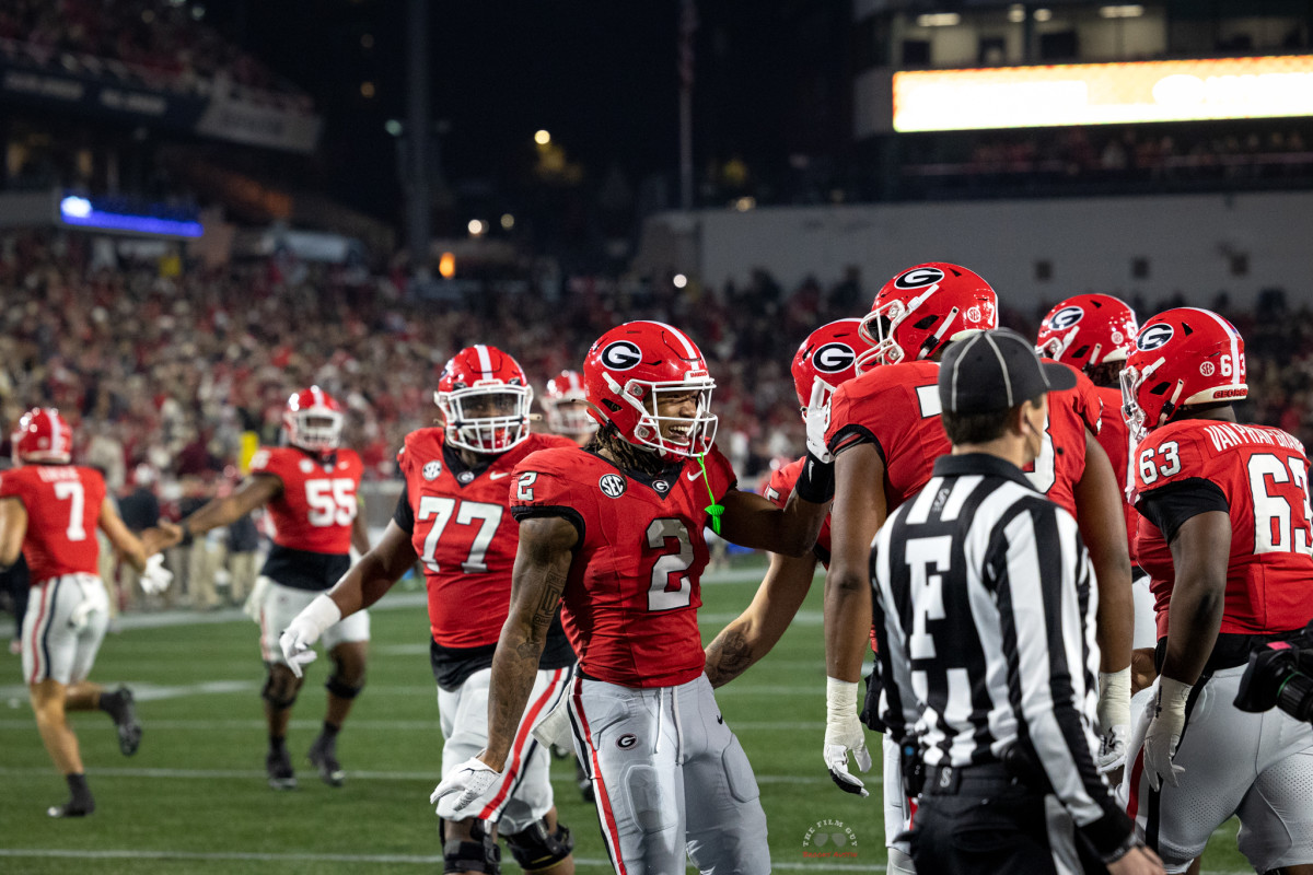 Georgia vs Georgia Tech Photos From the Matchup, Bulldogs Rush to Win ...