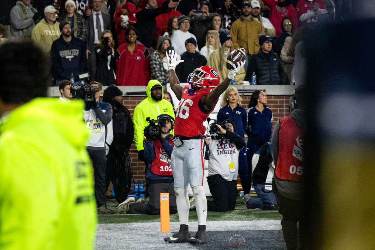 Georgia vs Georgia Tech Photos From the Matchup, Bulldogs Rush to Win ...