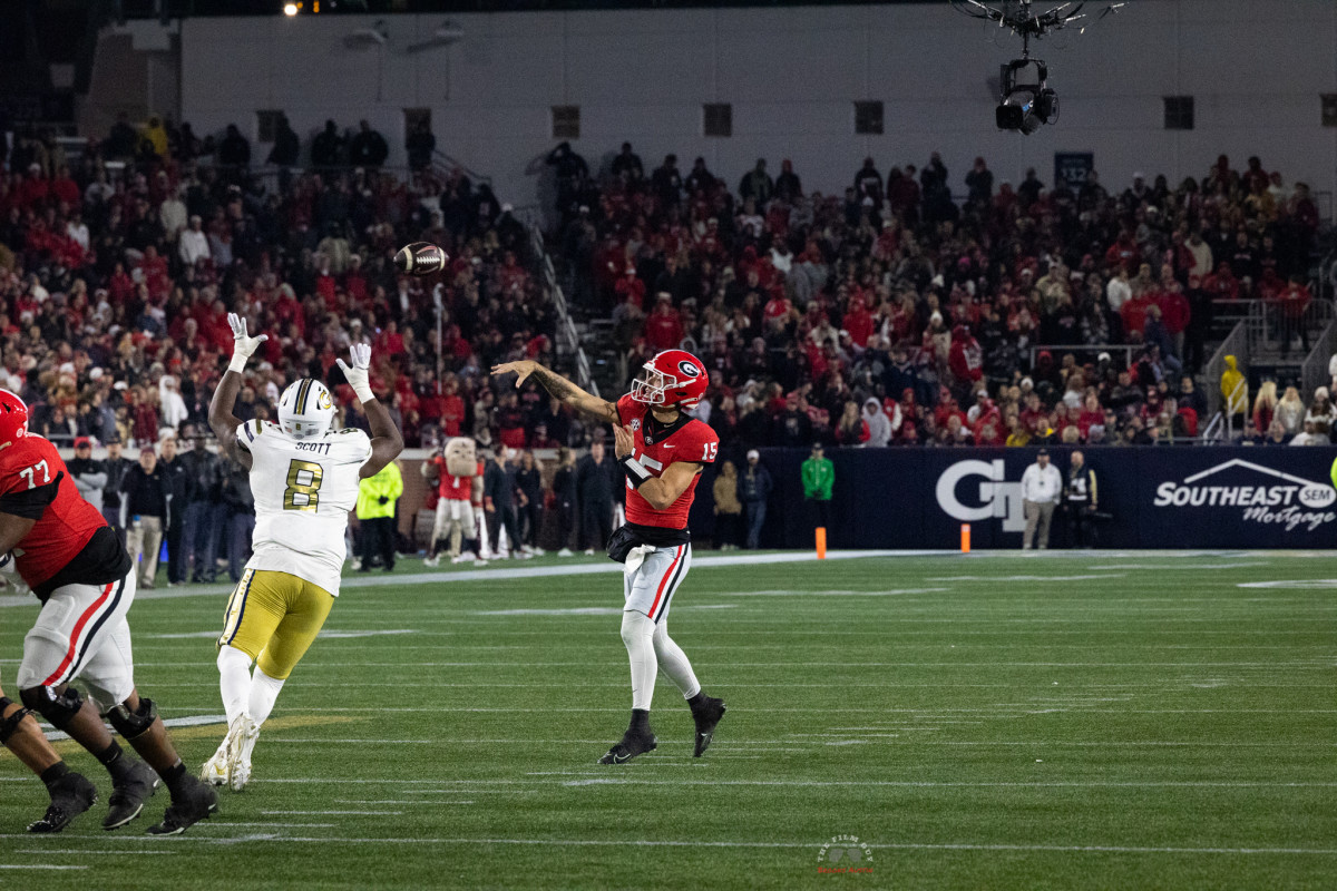 Georgia vs Georgia Tech Photos From the Matchup, Bulldogs Rush to Win ...