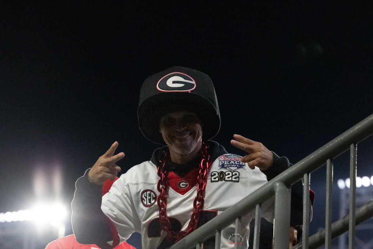 Georgia vs Georgia Tech Photos From the Matchup, Bulldogs Rush to Win ...