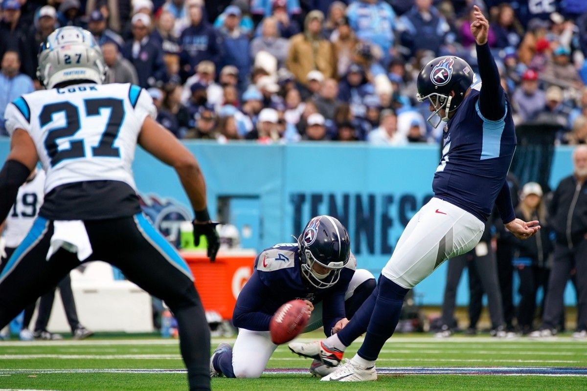 Photo Gallery: Best Pictures From Titans' 17-10 Win Over Carolina ...