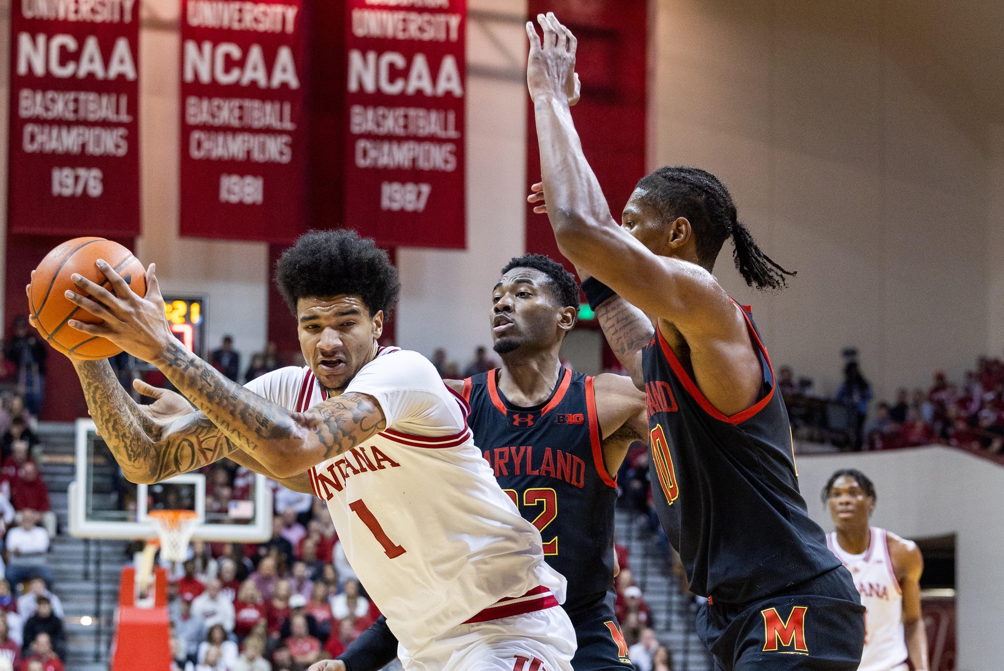 Indiana Center Kel'el Ware Responds to Physicality, Wins First Big Ten ...